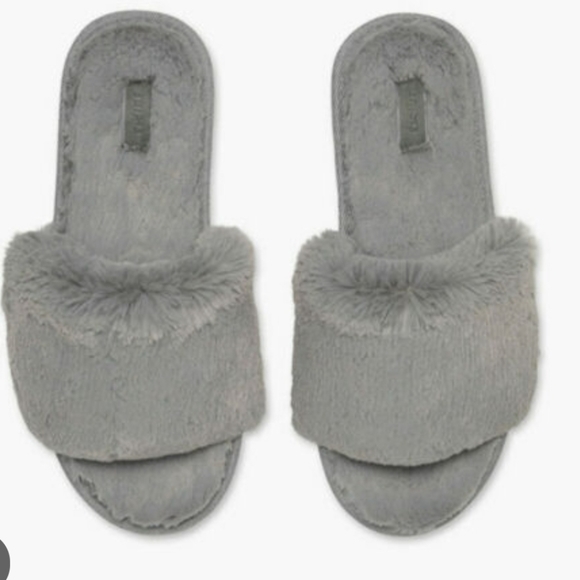 SKIMS | Shoes | Nwob Skims Fuzzy Faux Fur Slide Slippers Womens 35 455 ...